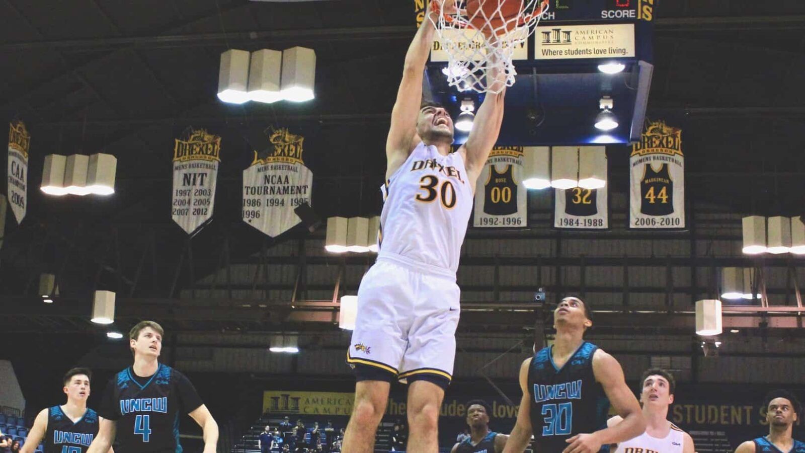 Gophers Land 6'9