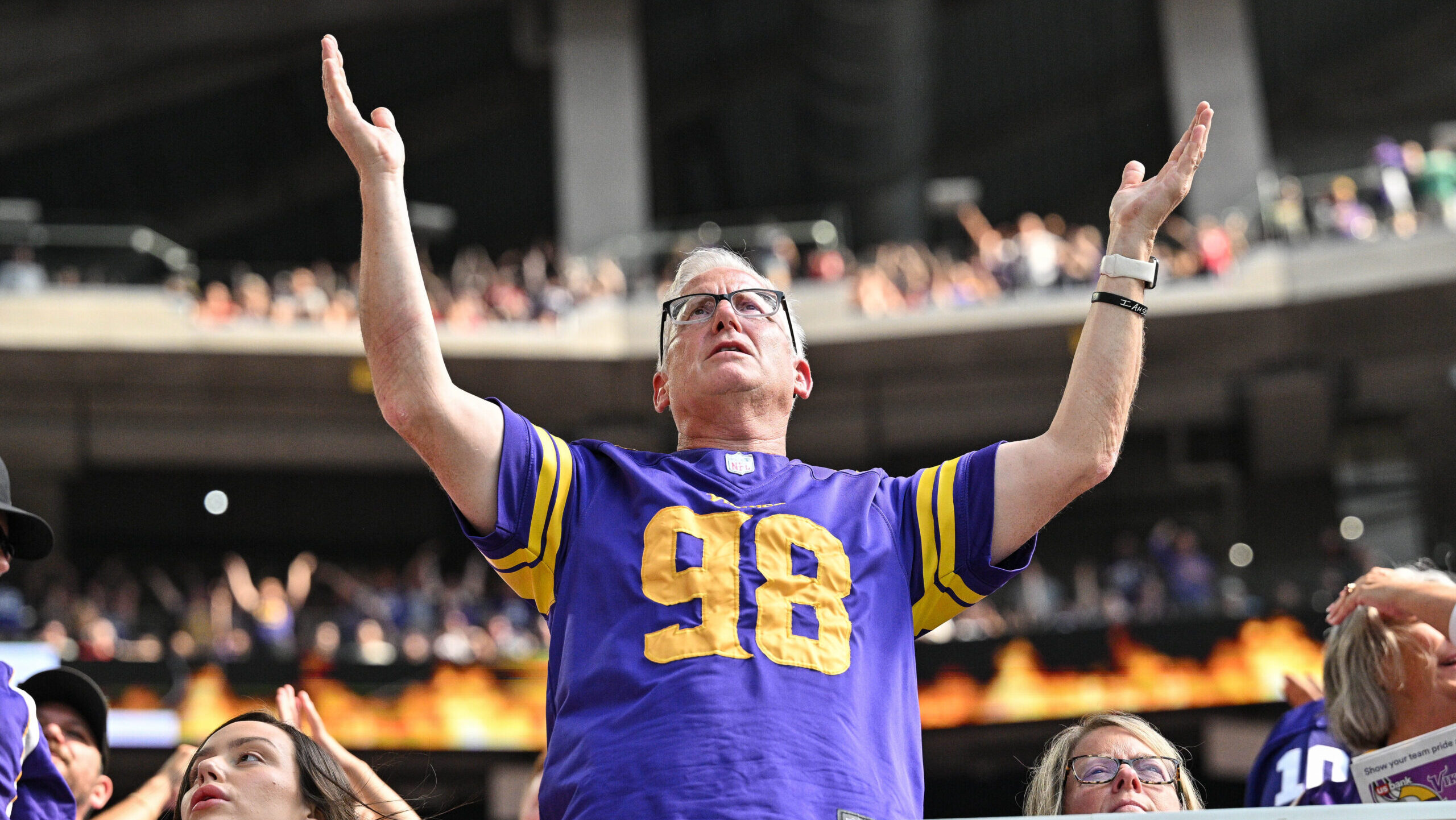Minnesota Vikings Crowd Had Texans Offense in Shambles on Sunday